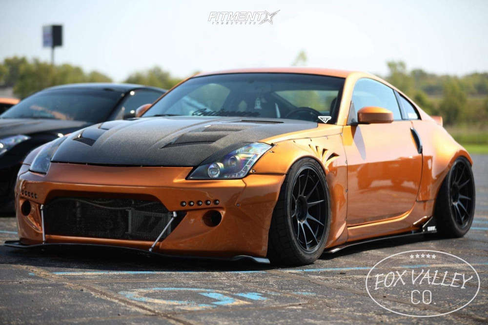 2004 Nissan 350Z Touring with 19x10.5 ESR Sr13 and Nitto 305x35 on Air ...