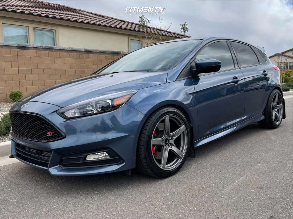 2018 Ford Focus ST with 18x8.5 Option Lab R555 and Michelin 245x40 on ...