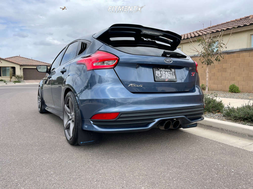 2018 Ford Focus ST with 18x8.5 Option Lab R555 and Michelin 245x40 on ...
