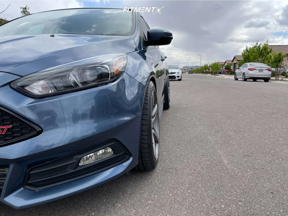 2018 Ford Focus ST with 18x8.5 Option Lab R555 and Michelin 245x40 on ...