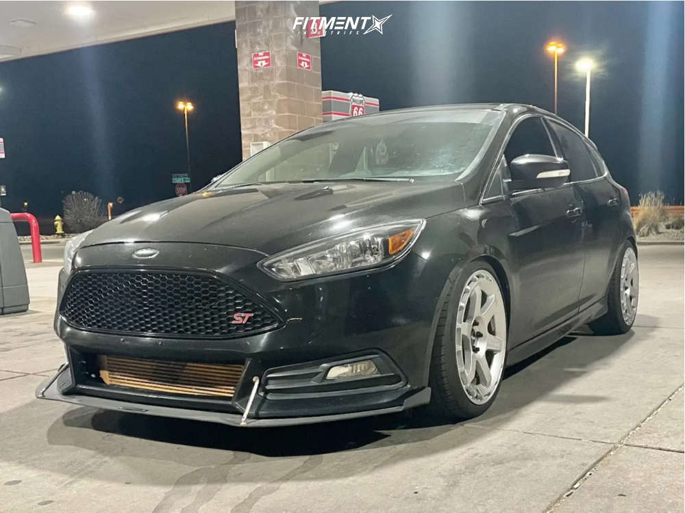 2015 Ford Focus ST with 19x8.5 Rotiform Kb1 and Continental 235x35 on ...