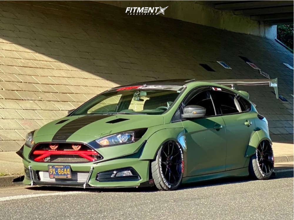 2015 Ford Focus ST with 18x9.5 Option Lab R716 and Federal 265x35 on ...