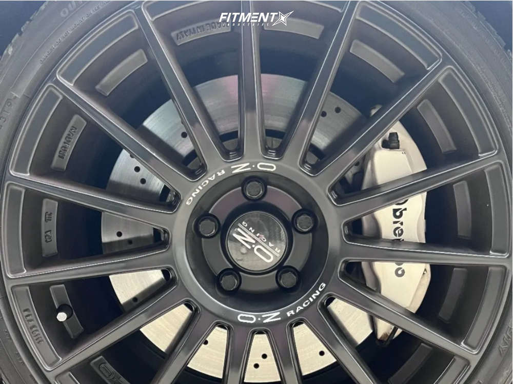 2016 Volkswagen Golf R Base with 19x8.5 OZ Racing Superturismo Lm and ...