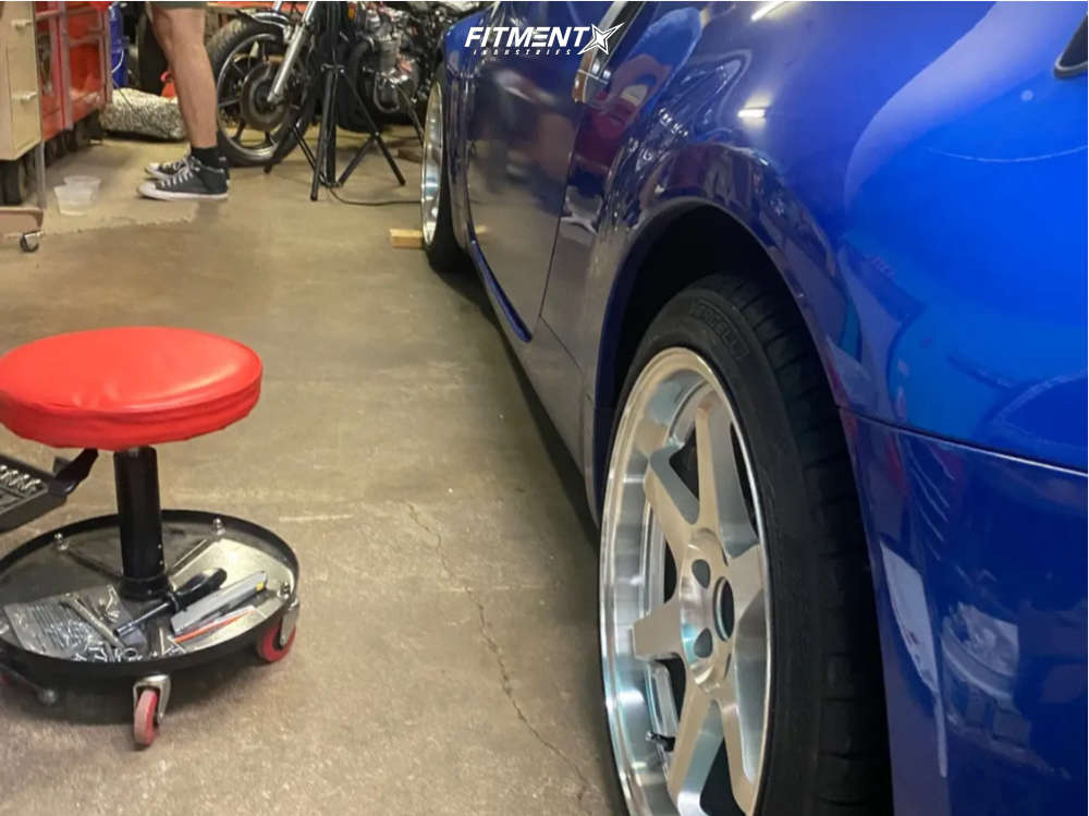 2004 Nissan 350Z Touring with 18x9.5 Vors Tr37 and Vercelli 245x40 on ...