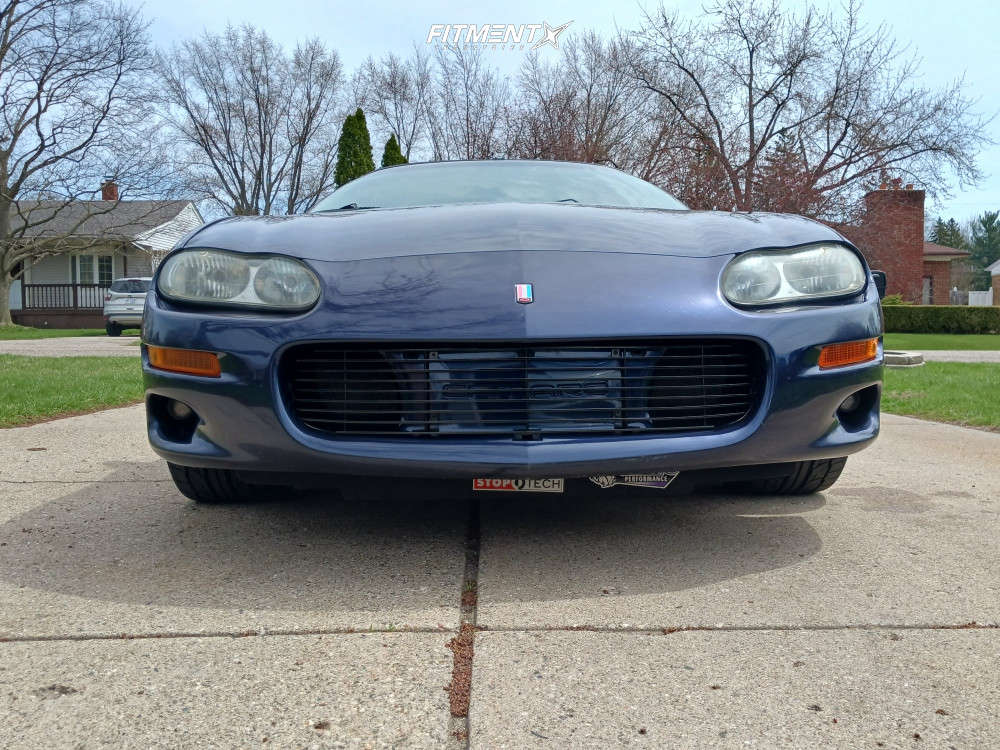 2000 Chevrolet Camaro Base with 18x9.5 Cosmis Racing R1 and Nitto ...