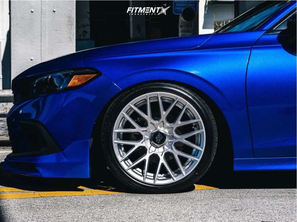 2022 Honda Civic Sport with 18x9.5 Rotiform Rse and Vercelli 225x40 on ...