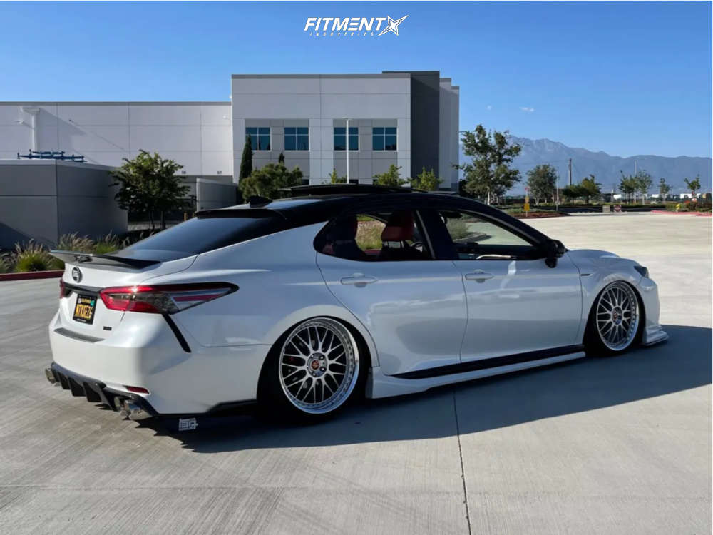 2019 Toyota Camry XSE with 20x9 Work VS XX and Falken 225x35 on Air ...