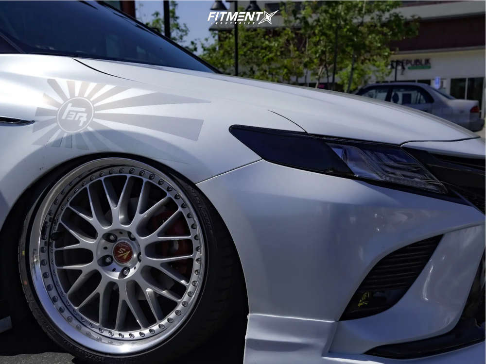 2019 Toyota Camry XSE with 20x9 Work VS XX and Falken 225x35 on Air ...