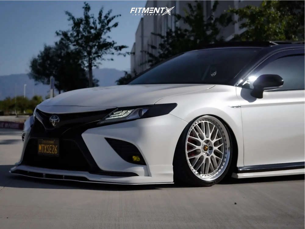 2019 Toyota Camry XSE with 20x9 Work VS XX and Falken 225x35 on Air ...