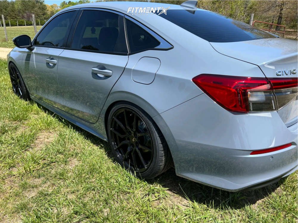 2022 Honda Civic Touring with 18x8.5 Option Lab R716 and Delinte 235x40 ...