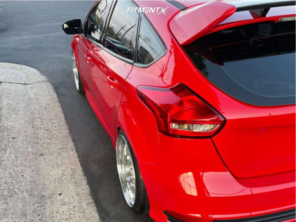 2016 Ford Focus ST with 19x8.5 Esr Forged Classic Es1 and Yokohama ...