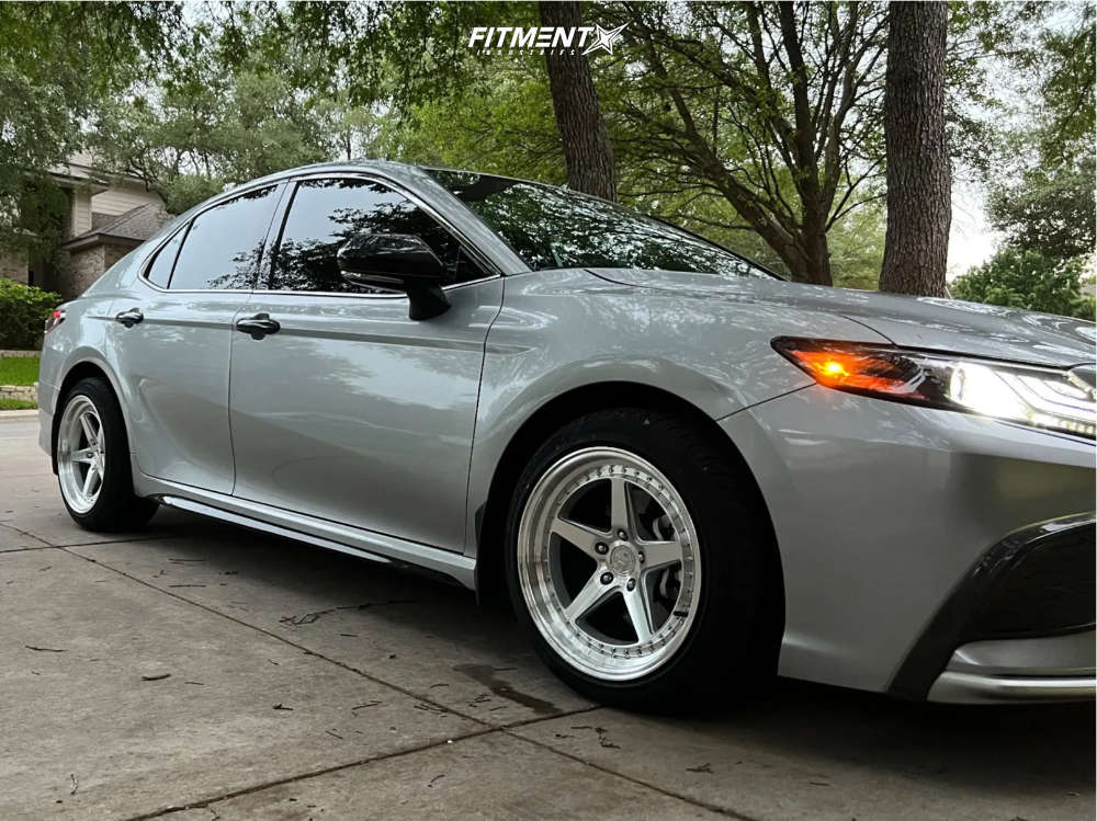 2022 Toyota Camry XSE with 18x9.5 Aodhan Ds05 and Vercelli 235x45 on ...