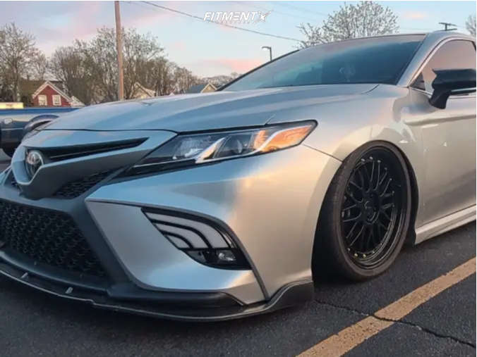 2018 Toyota Camry SE with 19x8.5 Vors Vr8 and Vercelli 275x30 on Air ...