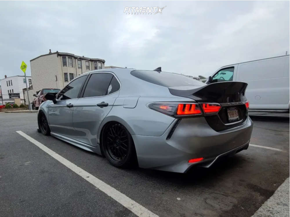 2018 Toyota Camry SE with 19x8.5 Vors Vr8 and Vercelli 275x30 on Air ...