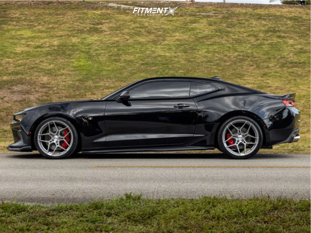 2018 Chevrolet Camaro SS 1LE with 20x10 Rohana Rfx11 and Nitto 285x30 ...