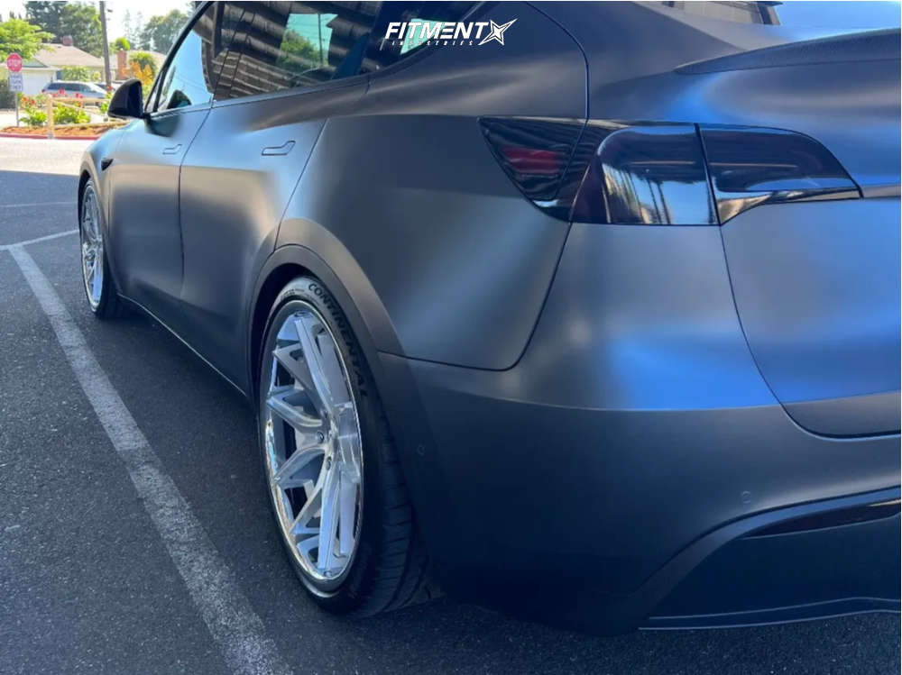 2022 Tesla Y Performance with 22x10.5 Ferrada FR2 and Continental ...