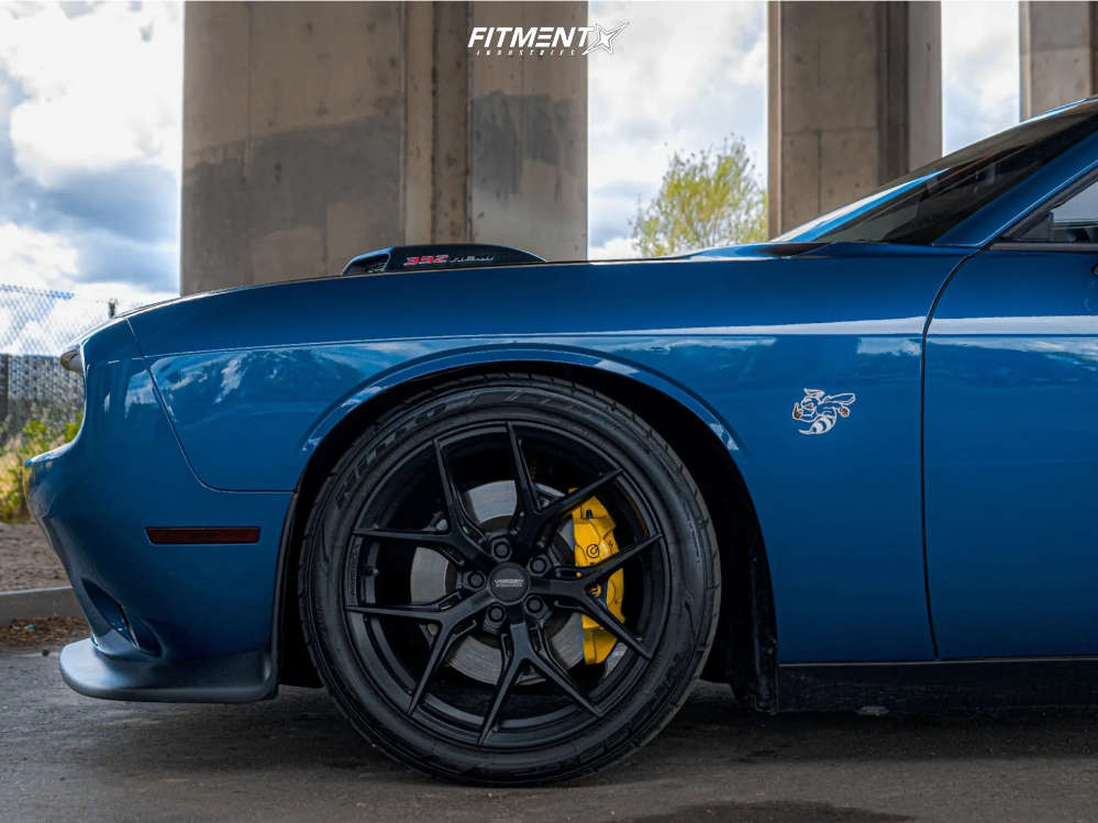 2021 Dodge Challenger R/T Scat Pack with 20x9.5 Vossen Hf5 and Nitto ...