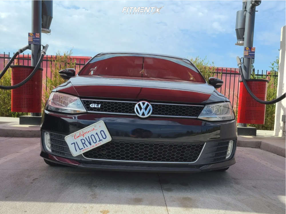 2014 Volkswagen Jetta GLI with 18x8 Motegi Mr118 and Continental 225x40 ...