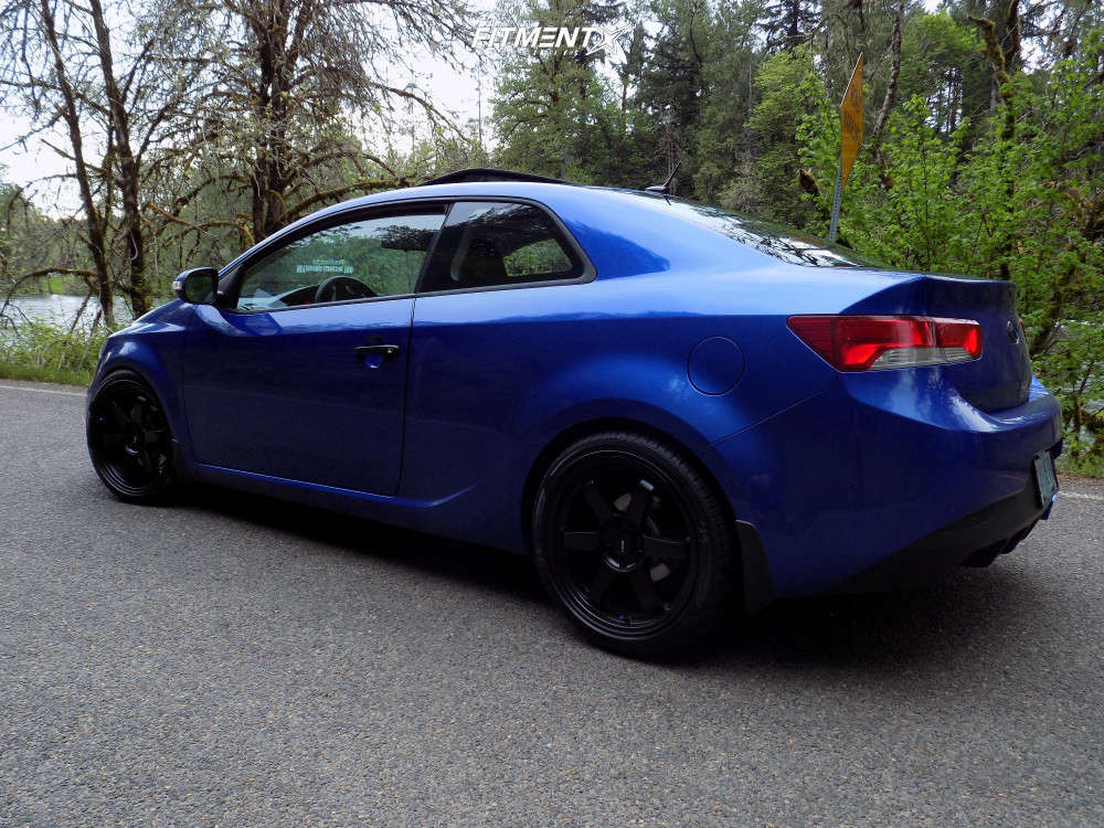 2010 Kia Forte Koup SX with 18x8 AVID1 AV6 and Lexani 225x40 on ...