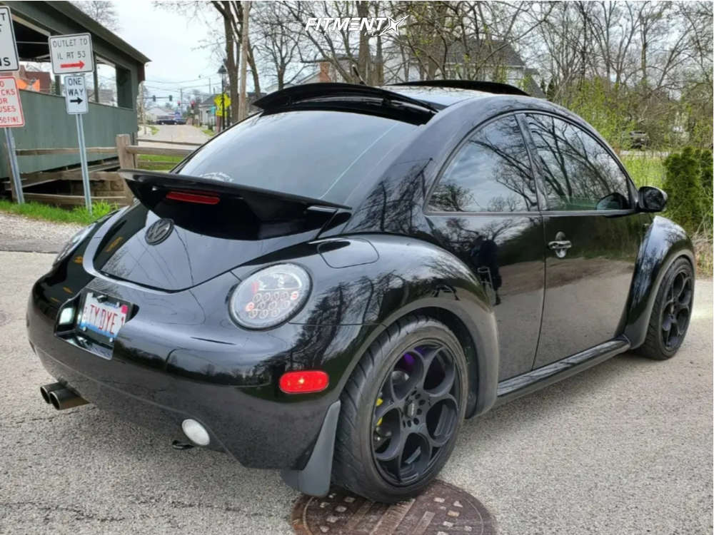 2001 Volkswagen Beetle GLX with 18x8.5 Venom 43 and Federal 235x40 on ...