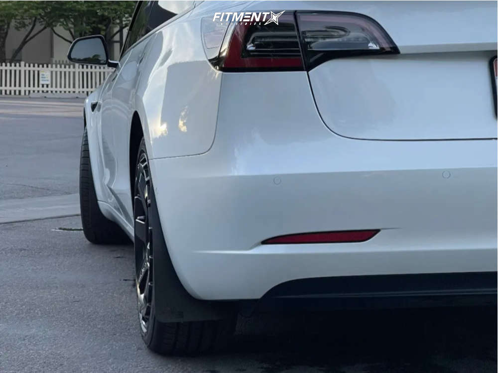 2021 Tesla 3 Long Range with 19x8.5 Rotiform Kb1 and Michelin 245x40 on ...