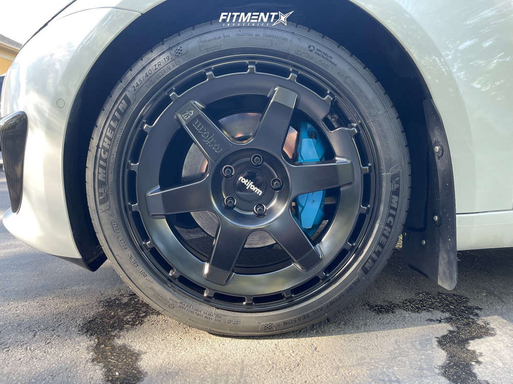 2021 Tesla 3 Long Range with 19x8.5 Rotiform Kb1 and Michelin 245x40 on ...