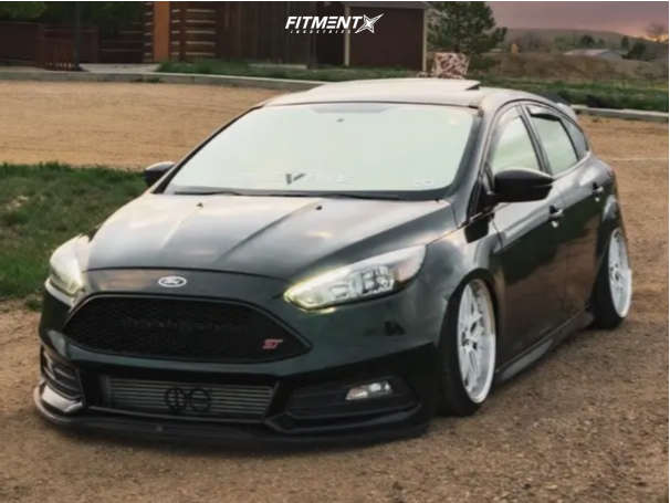 2015 Ford Focus ST with 18x9.5 ESR Cs15 and Achilles 225x40 on Air ...