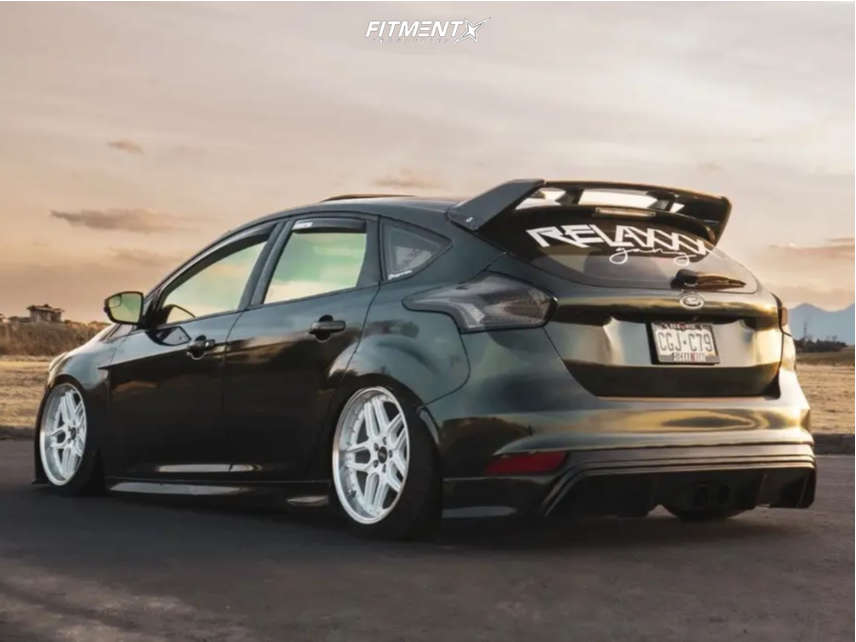 2015 Ford Focus ST with 18x9.5 ESR Cs15 and Achilles 225x40 on Air ...