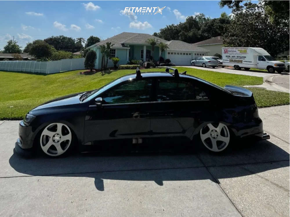 2014 Volkswagen Jetta SE with 18x8.5 Rotiform Tmb and Nitto 215x35 on ...