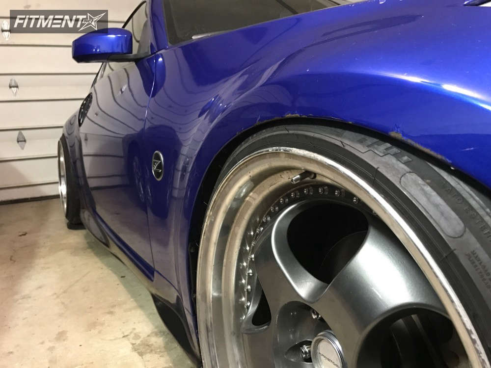 2004 Nissan 350Z Enthusiast 2dr Coupe (3.5L 6cyl 6M) with 19x9.5 ...