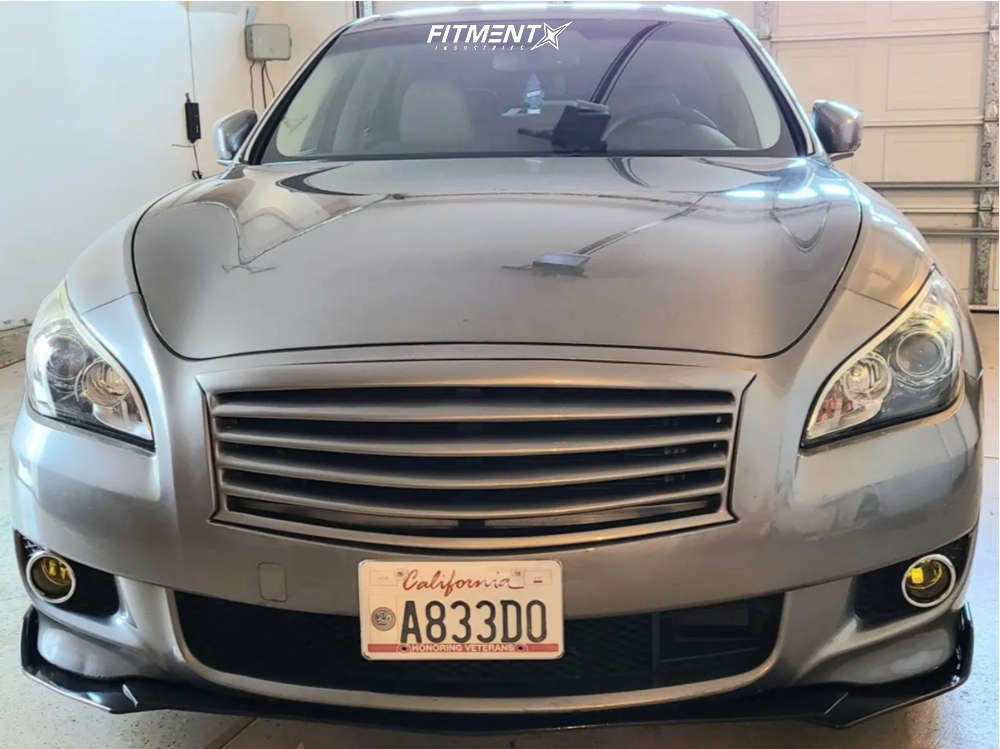 2011 INFINITI M56 Base with 22x9 Giovanna Verdi and Lionhart 245x30 on ...
