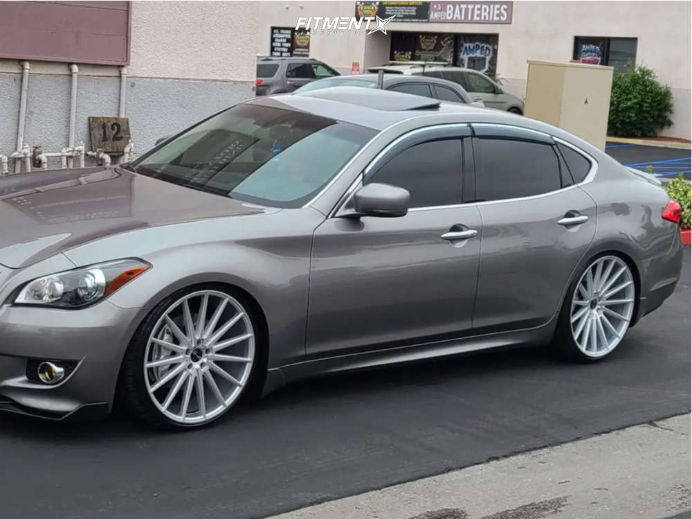 2011 INFINITI M56 Base with 22x9 Giovanna Verdi and Lionhart 245x30 on ...
