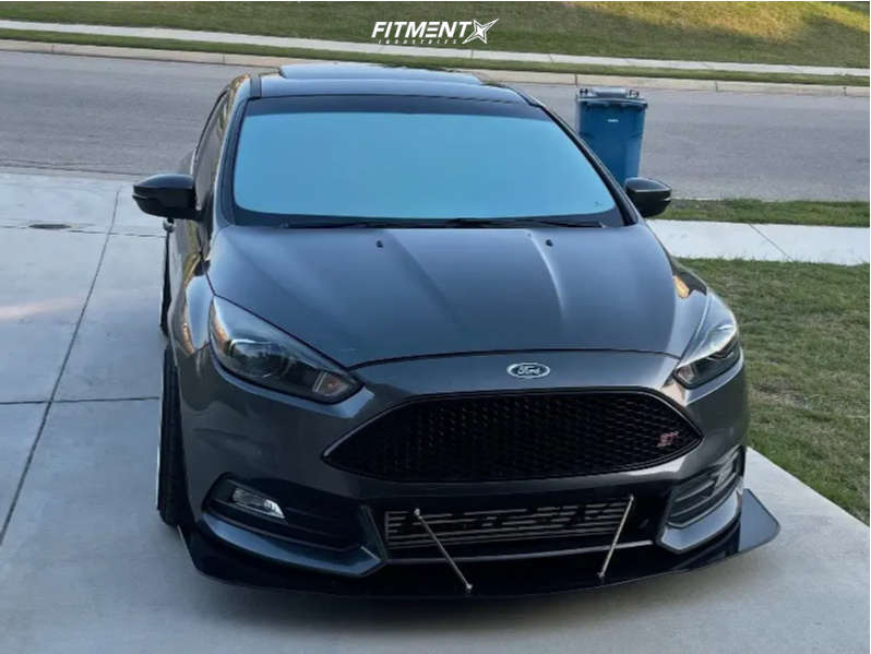 2015 Ford Focus ST with 18x9 Kansei Roku and Federal 215x35 on ...
