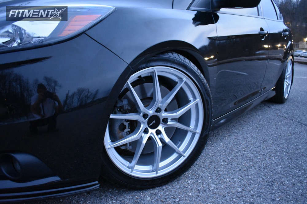 2014 Ford Focus ST with 18x8 Advanti Racing Hybris and Goodyear 235x40 ...