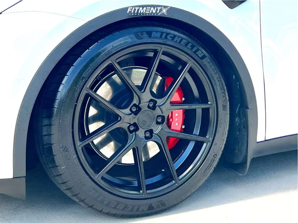 2020 Tesla Y Performance with 20x9 Aodhan Aff3 and Michelin 255x40 on ...