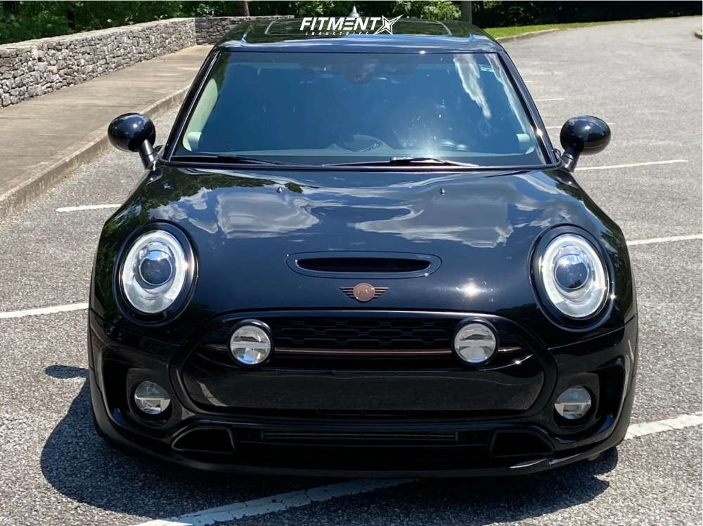 2016 Mini Cooper Clubman S with 18x8 Flow One Race Spec F2 and Michelin ...