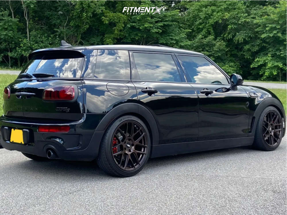2016 Mini Cooper Clubman S with 18x8 Flow One Race Spec F2 and Michelin ...