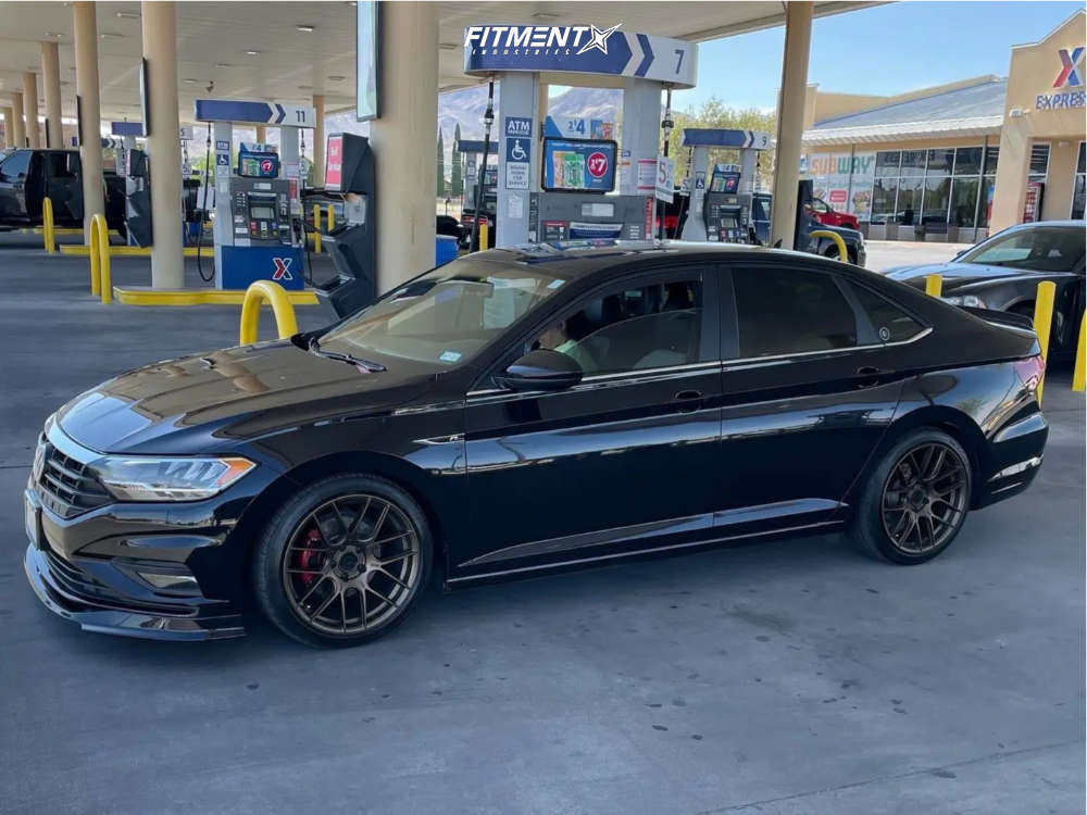 2020 Volkswagen Jetta R-Line with 18x8.5 Aodhan Ah-x and Michelin ...