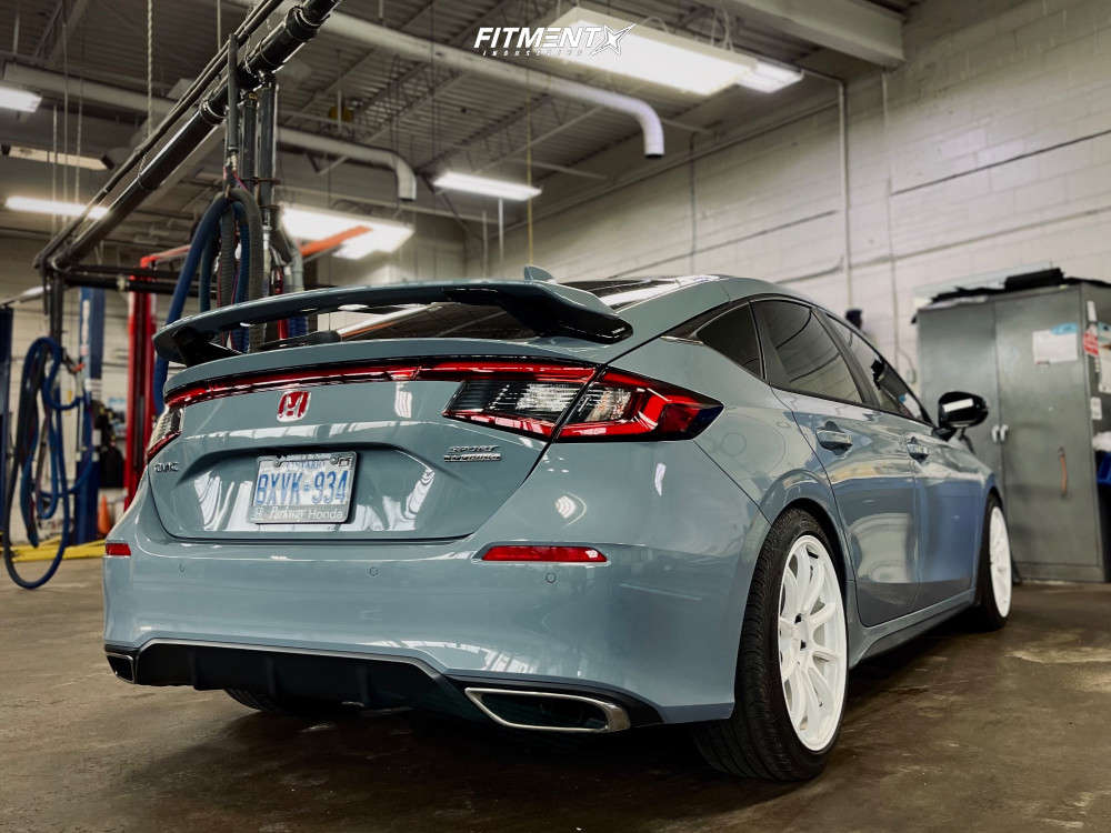 2022 Honda Civic Sport Touring with 18x8.5 Superspeed Rf03rr and ...