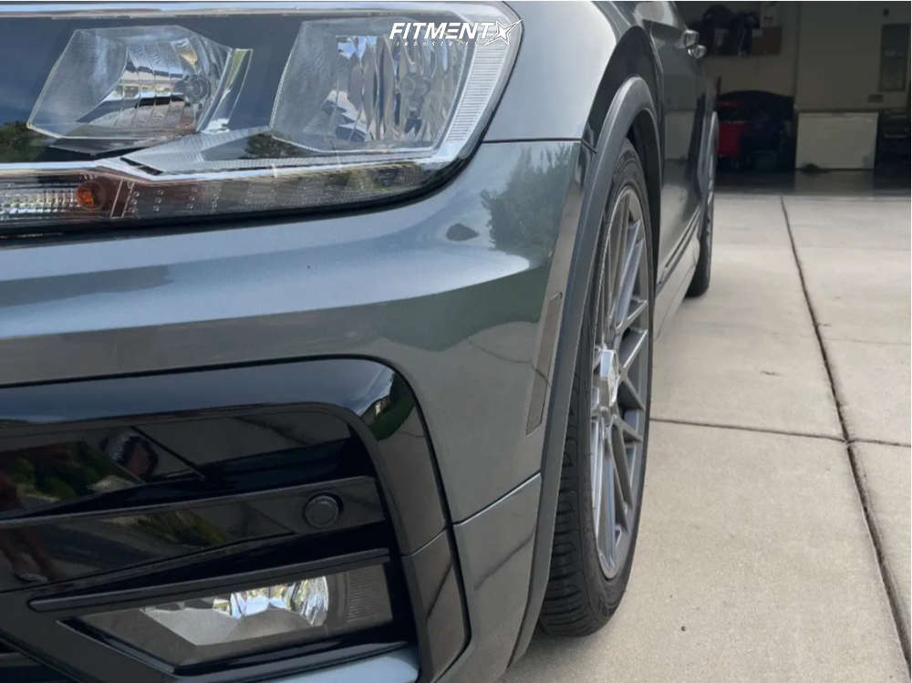 2021 Volkswagen Tiguan SE R-Line Black with 20x8.5 Rotiform Rse and ...