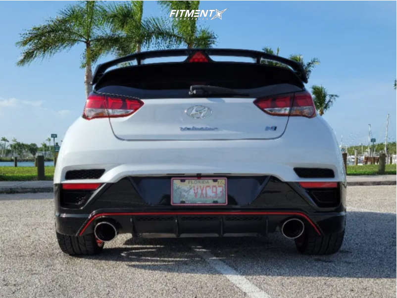 2020 Hyundai Veloster N Base with 19x8.5 Advanti Racing Decado and ...