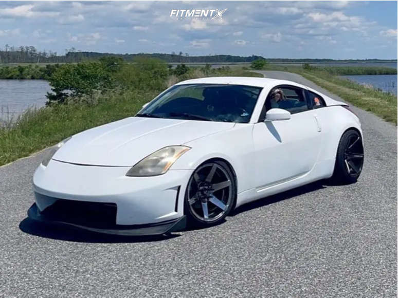 2005 Nissan 350Z 35th Anniversary Edition with 18x10.5 Cosmis Racing S1 ...