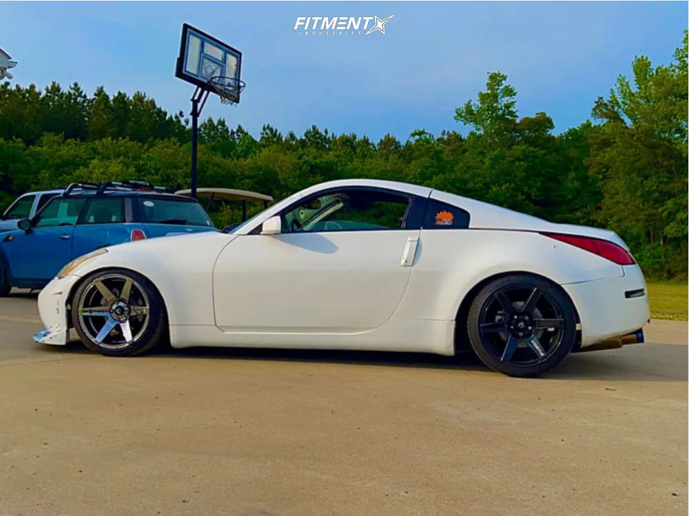 2005 Nissan 350Z 35th Anniversary Edition with 18x10.5 Cosmis Racing S1 ...