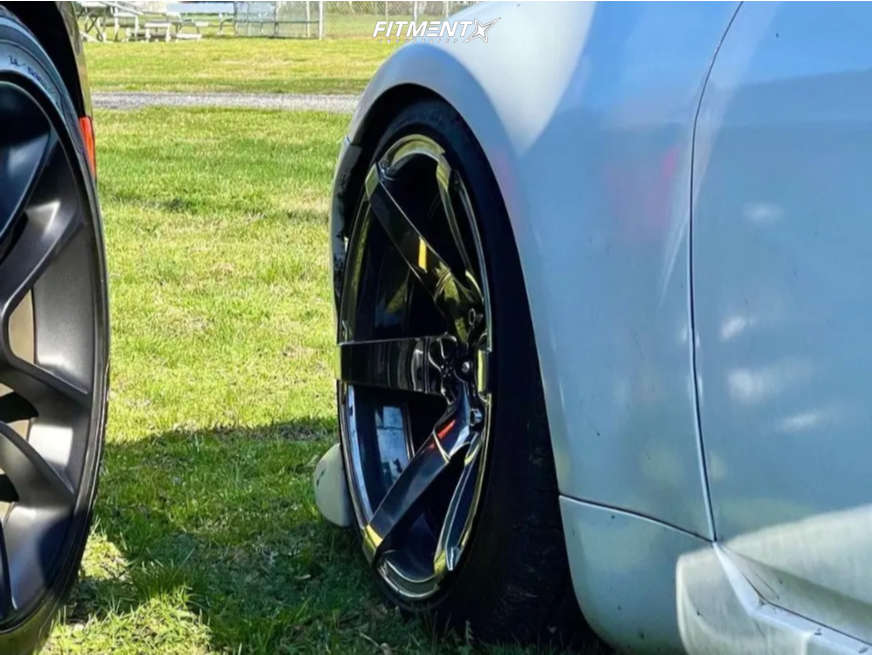 2005 Nissan 350Z 35th Anniversary Edition with 18x10.5 Cosmis Racing S1 ...