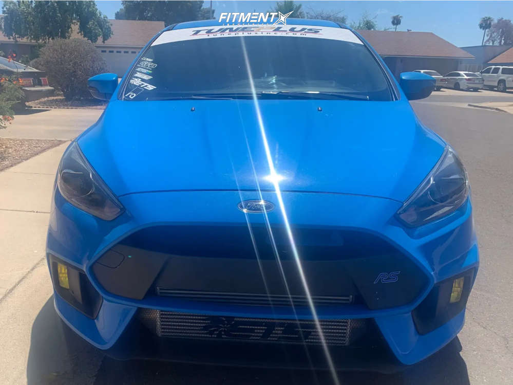 2017 Ford Focus RS with 19x8.5 Rotiform Kb1 and Firestone 245x35 on ...