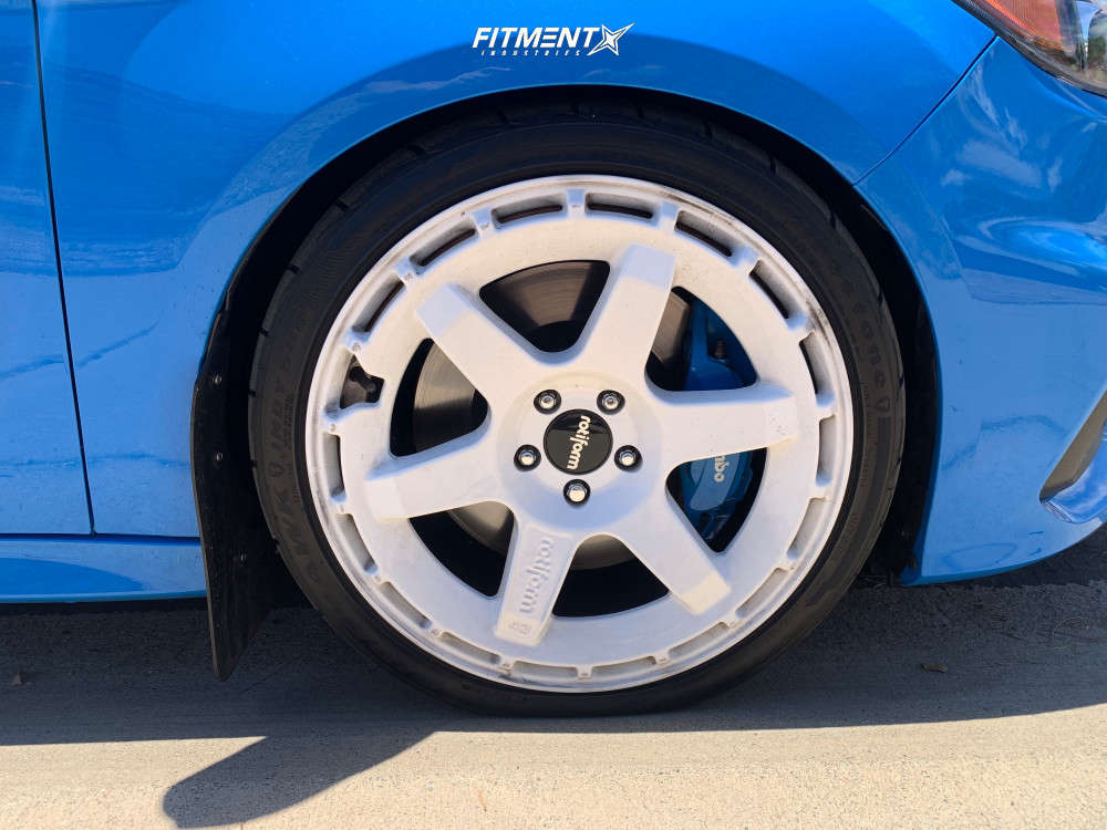 2017 Ford Focus RS with 19x8.5 Rotiform Kb1 and Firestone 245x35 on ...