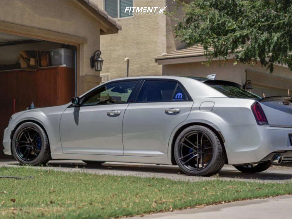 2019 Chrysler 300 Touring with 20x9 Voxx Replicas Hellcat Widebody 2 ...
