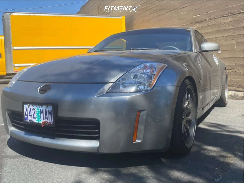 2004 Nissan 350Z Base with 19x9.5 Aodhan Ds02 and Falken 275x35 on ...