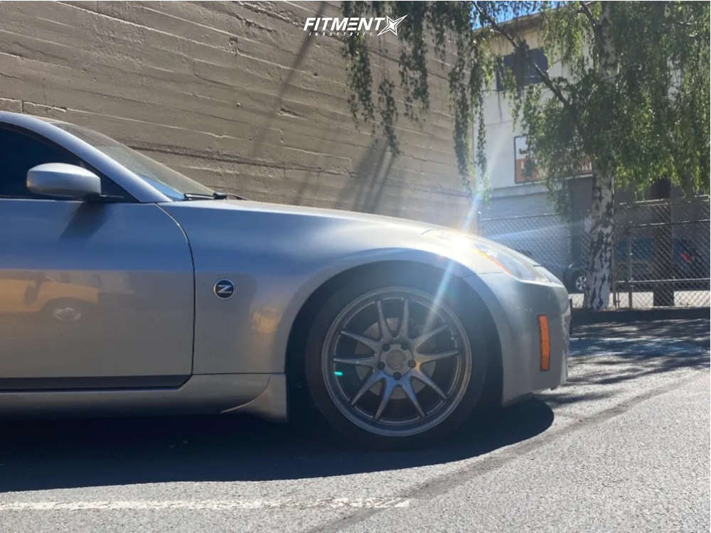 2004 Nissan 350Z Base with 19x9.5 Aodhan Ds02 and Falken 275x35 on ...