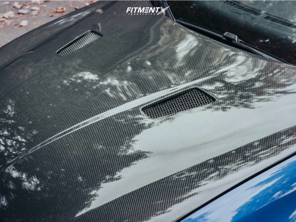 2013 Volkswagen Golf R Base with 18x8.5 VMR V703 and Hankook 245x35 on ...